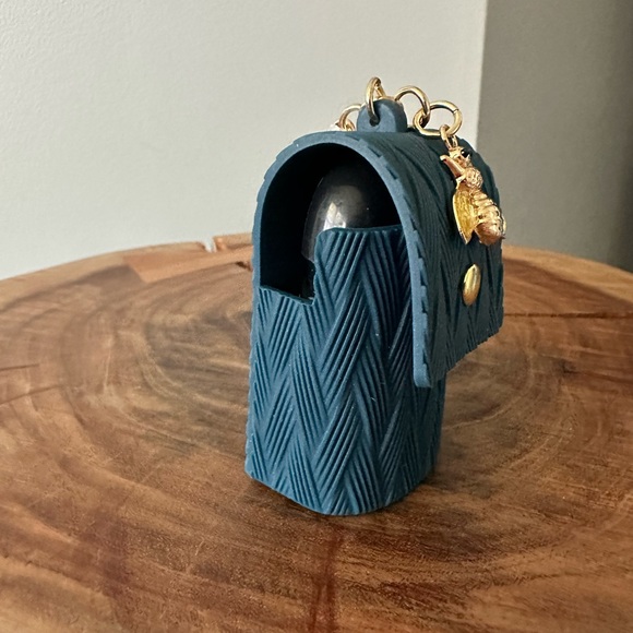 Bath & Body Works | Bath & Body | Bbw Navy Bee Snapcase Pocketbac ...